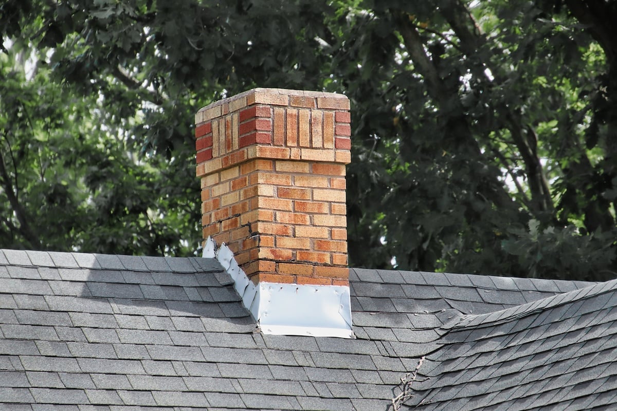 Chimney Flashing Repair: 10 Step Guide To Fix Flashing