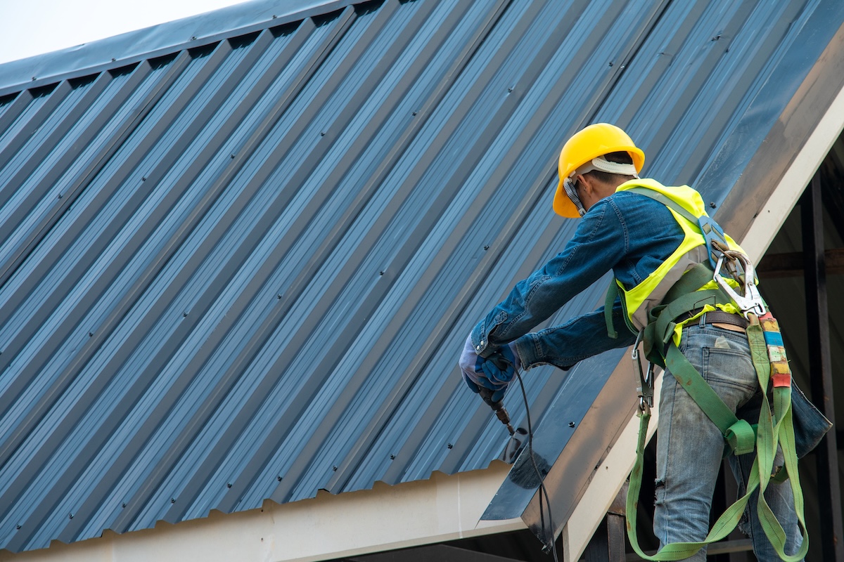 Metal Roof Screws On Rib Or Flat? Where Should You Install?