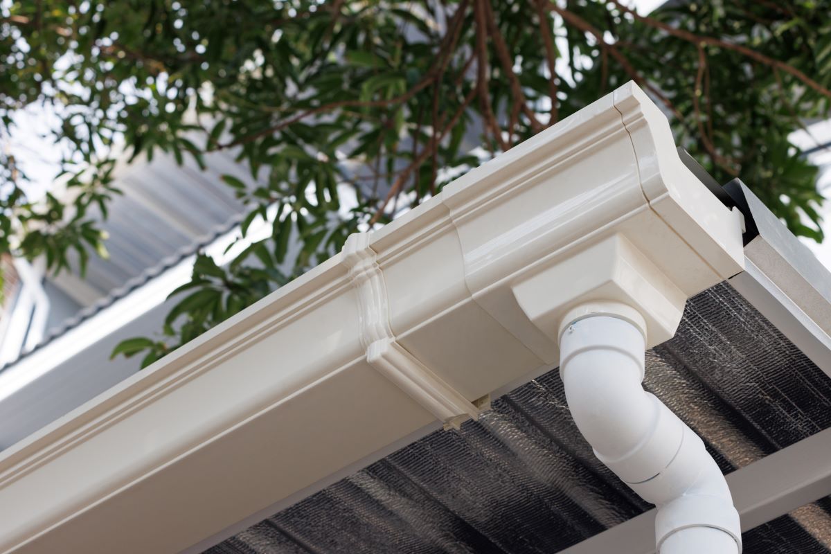 How To Install Gutters Like A Pro (4 DIY Tips)
